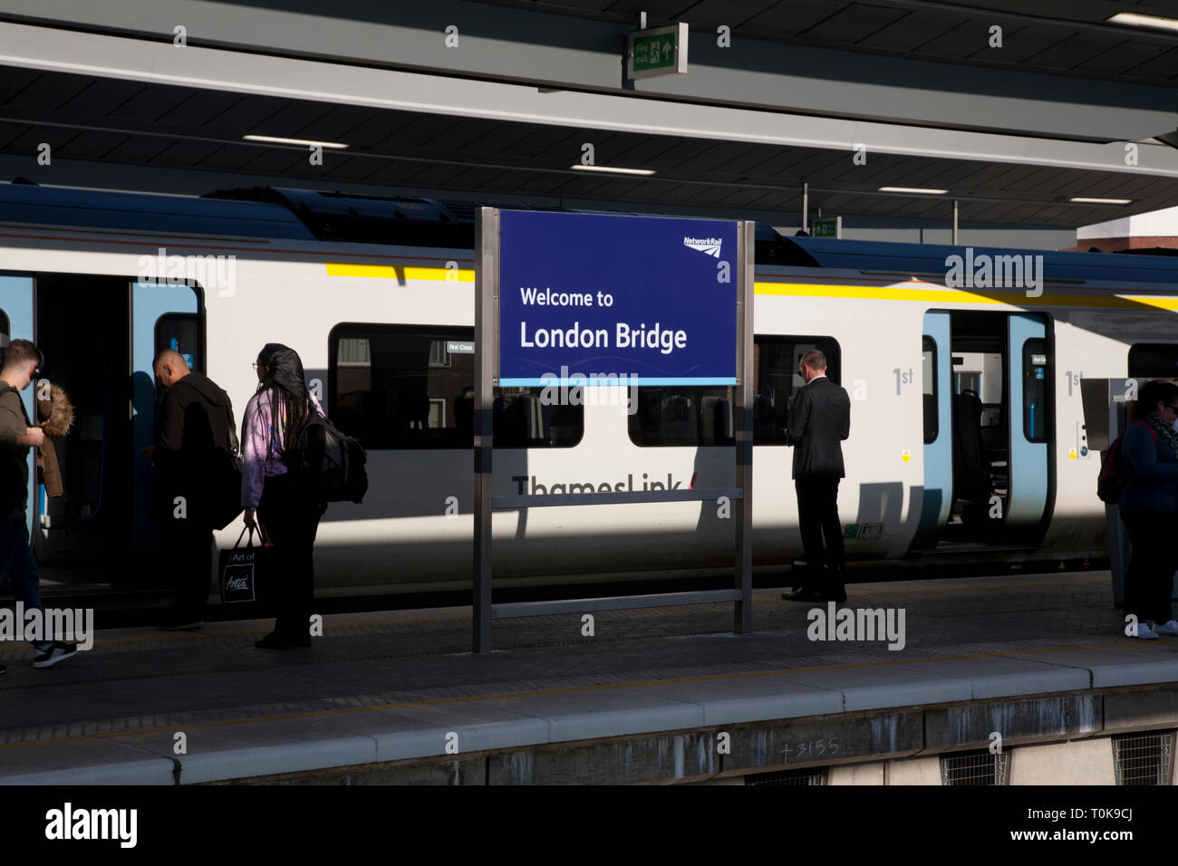 passengers, platforms and trains london bridge station london england ...