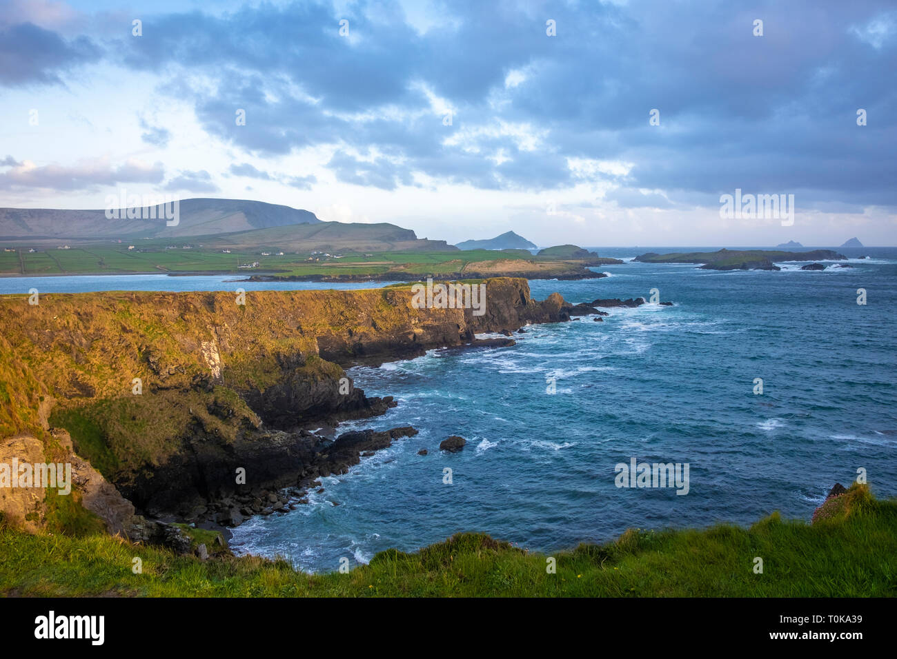 Cliffs on Valentia Island near Portmagee Stock Photo - Alamy