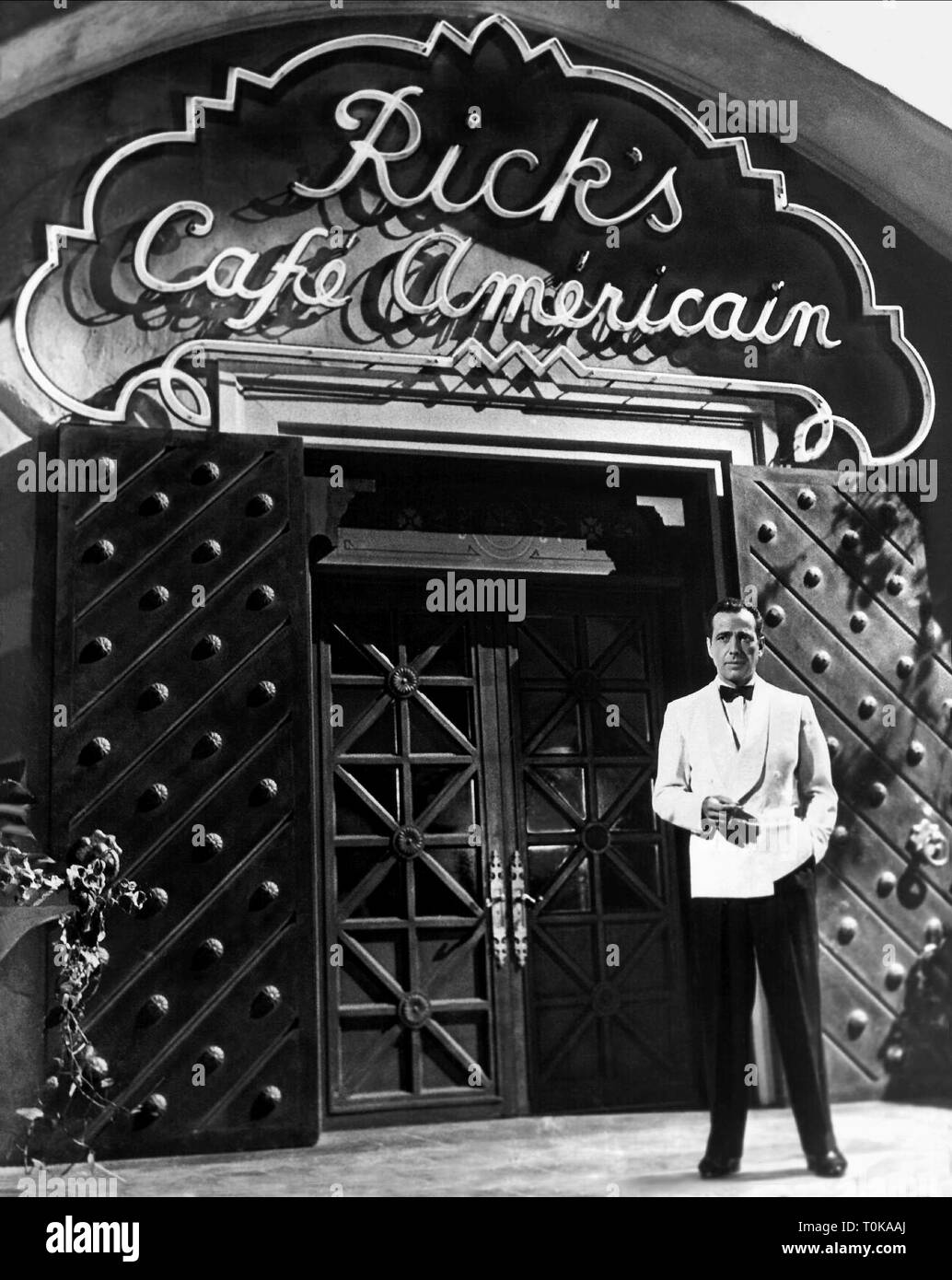 Bogart casablanca 1942 Black and White Stock Photos & Images - Alamy