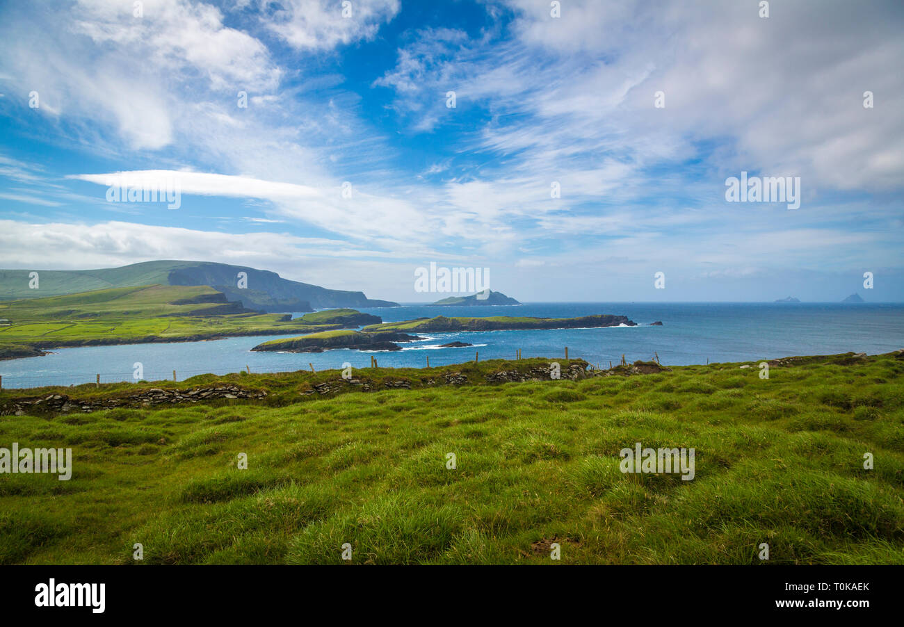 Cliffs on Valentia Island near Portmagee Stock Photo - Alamy