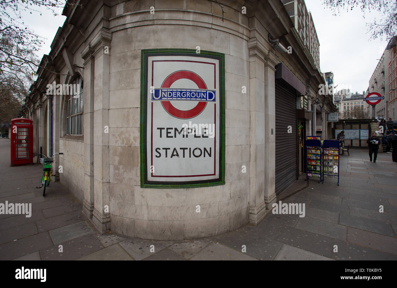 Temple underground station hi-res stock photography and images - Alamy