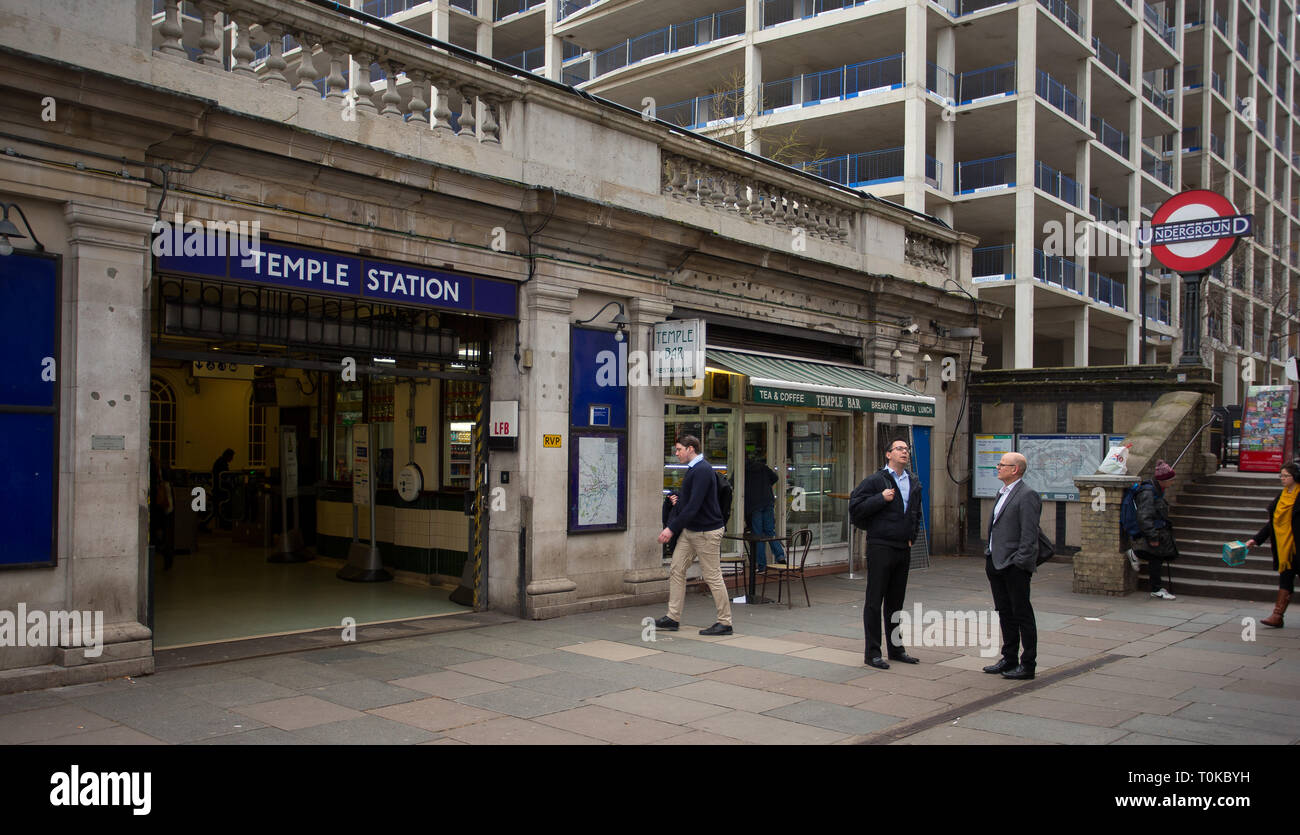 Temple underground station london hi-res stock photography and images ...