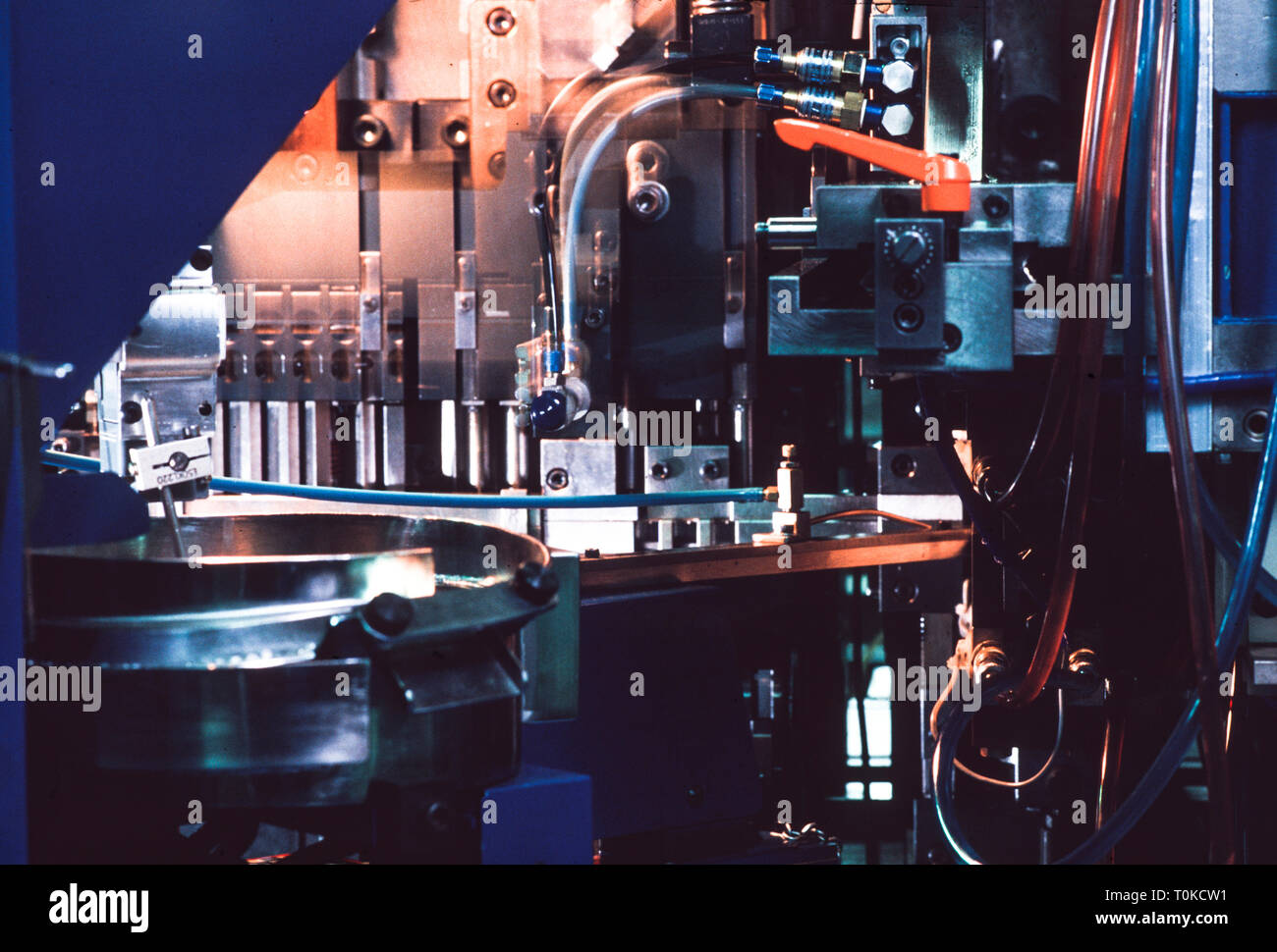 Electronics manufacturing hi-res stock photography and images - Alamy