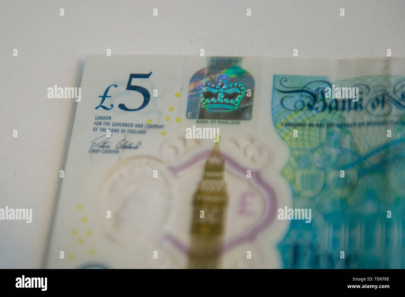 British 5 five pound note Stock Photo - Alamy