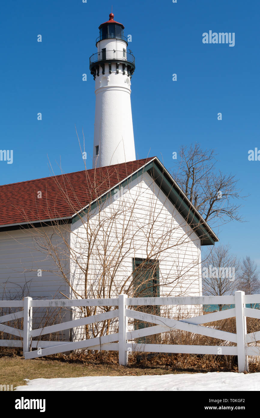 Blue skies over Windpoint Lighthouse in Racine, Wisconsin, USA Stock ...