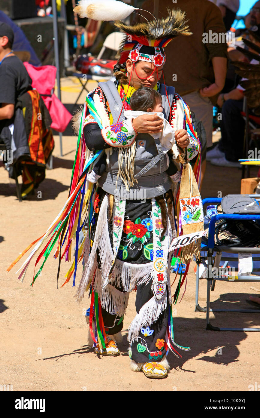 Male Native America warriors in ceremonial costumes at the Wa:k Pow Wow ...