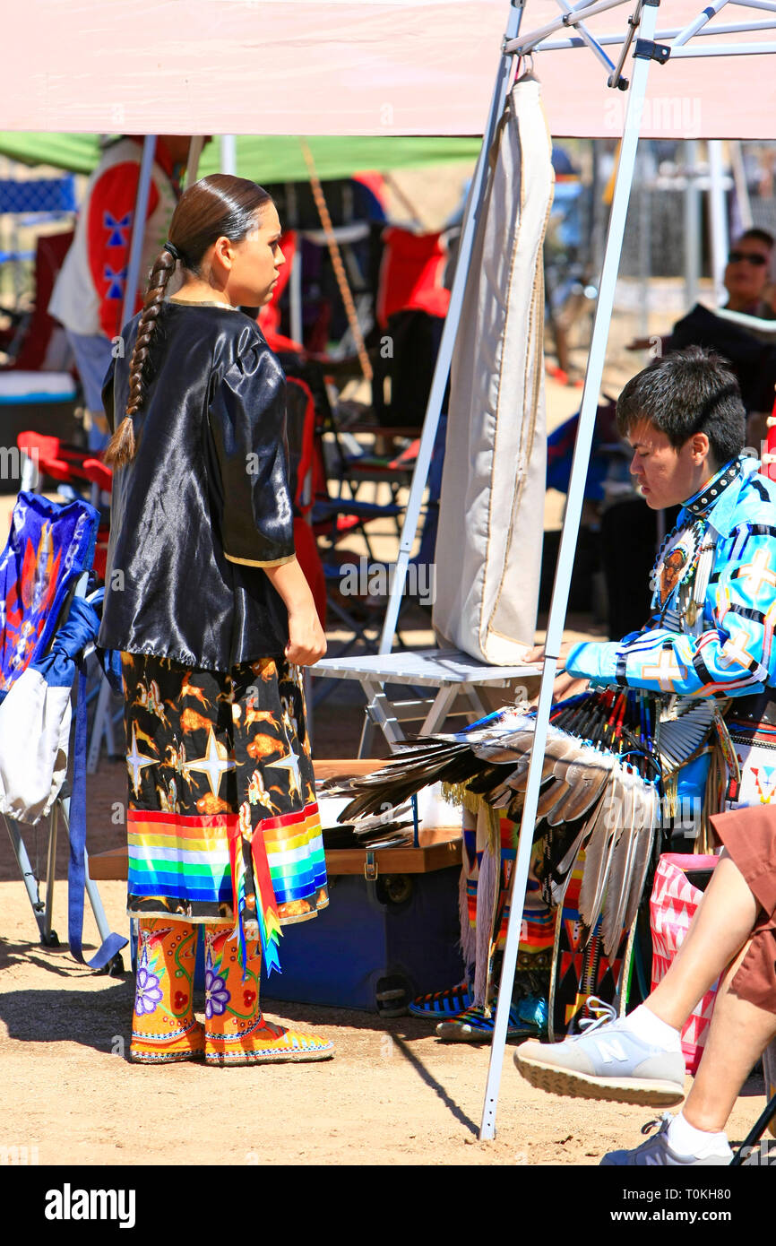 Native American men and women Prepare for the Grand Entrance at the Wa ...