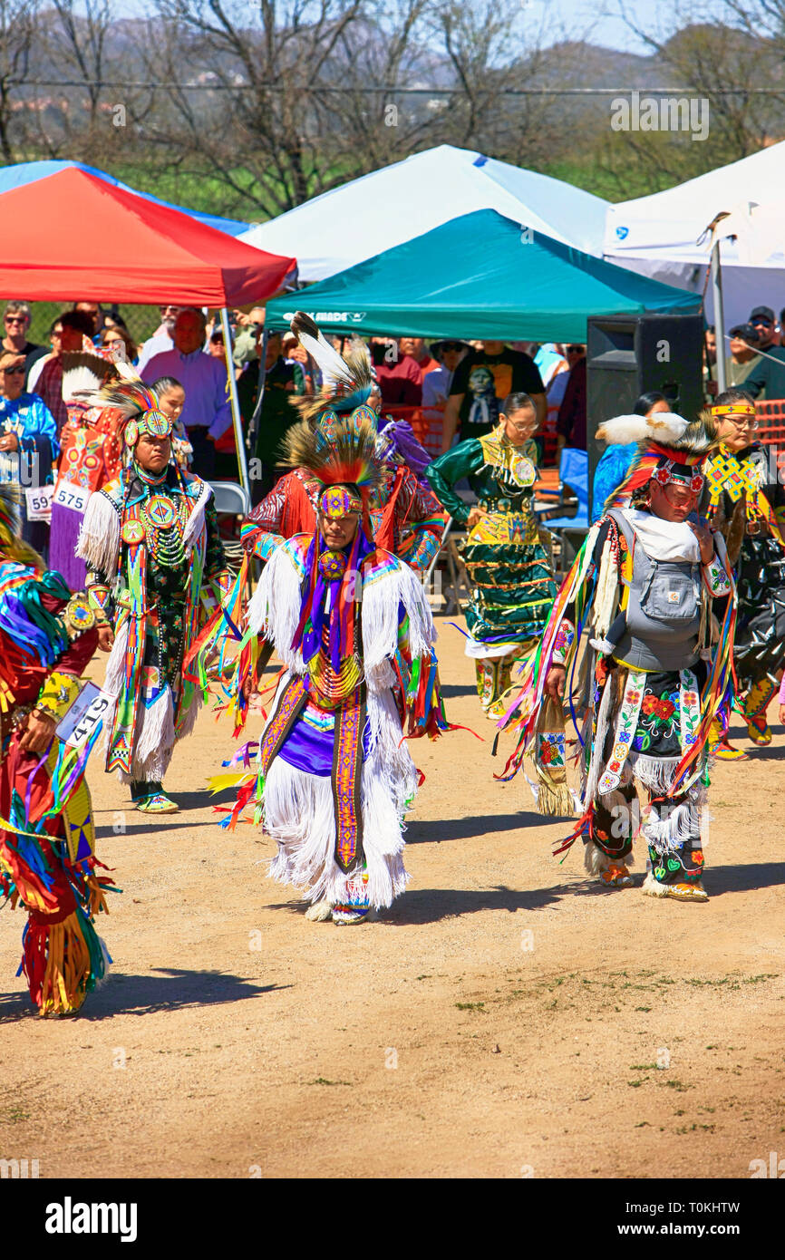 Native american navajo dancing hi-res stock photography and images - Alamy