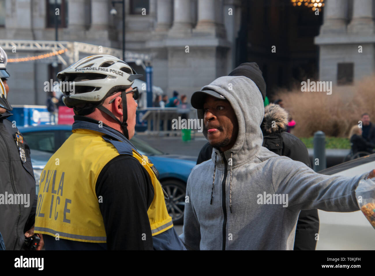 Policeman clash hi-res stock photography and images - Alamy