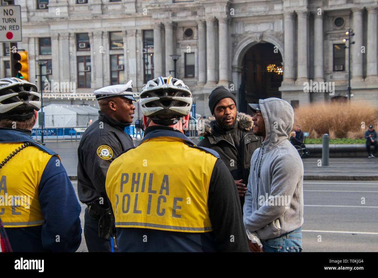 Police Officers Talking People Stock Photos & Police Officers Talking ...