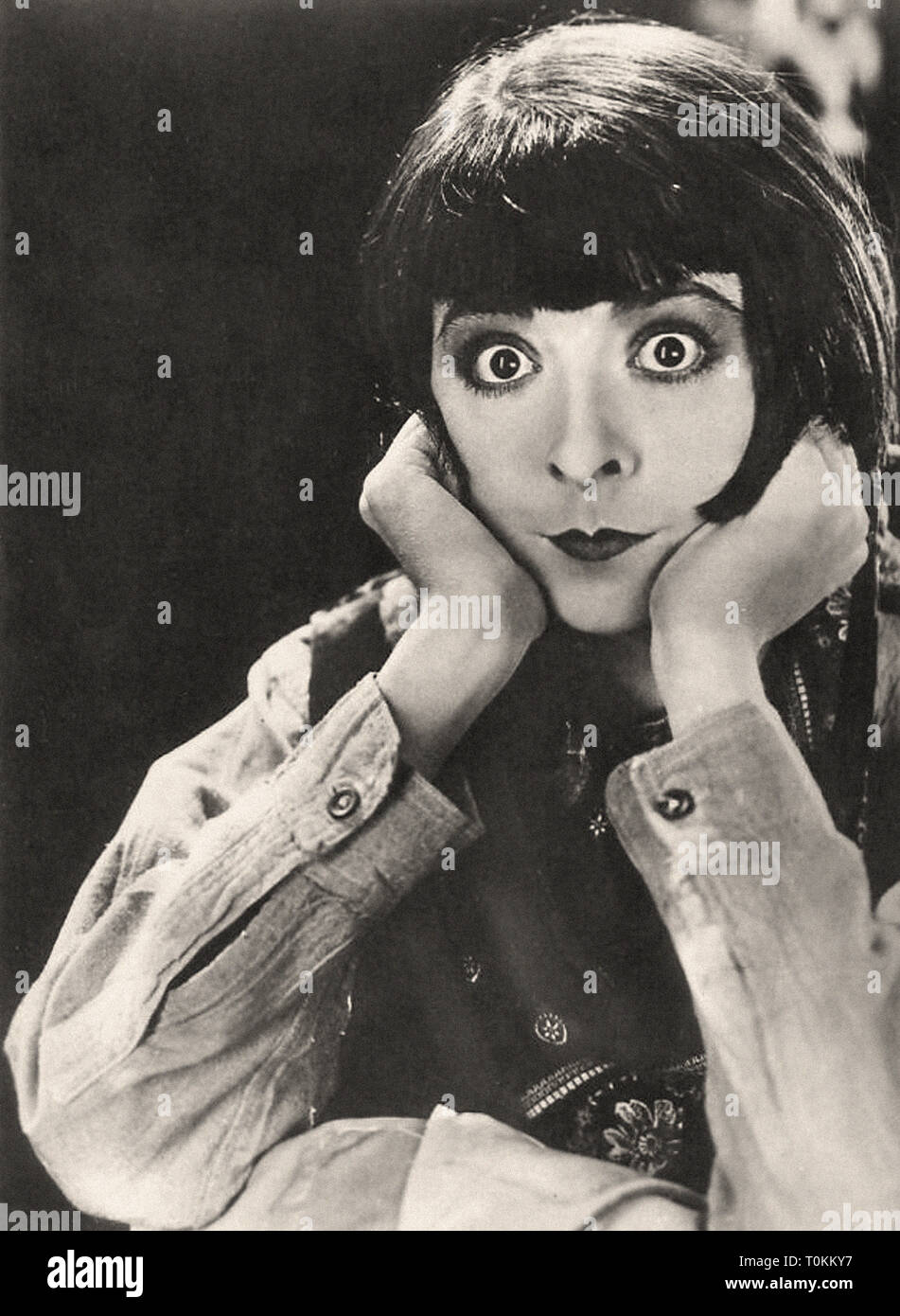 Portrait of Colleen Moore in the Desert Flower (1925) - Silent movie ...