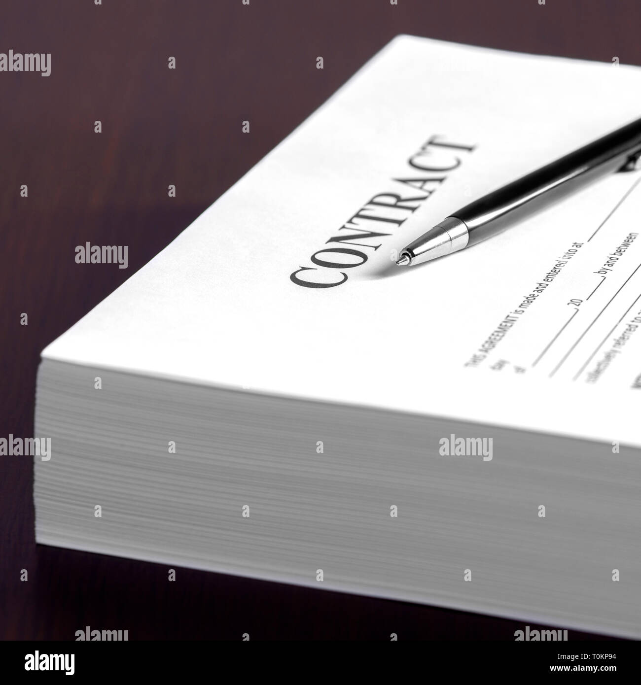 Contract square hi-res stock photography and images - Alamy