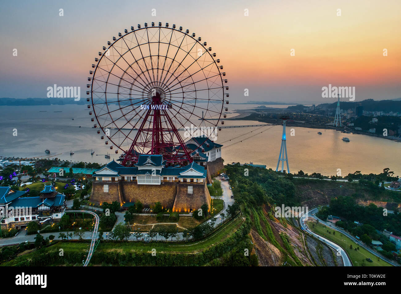 Halong cable car hi-res stock photography and images - Alamy