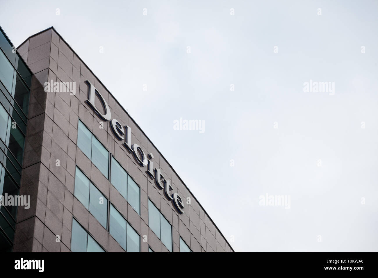 Deloitte logo hi-res stock photography and images - Alamy