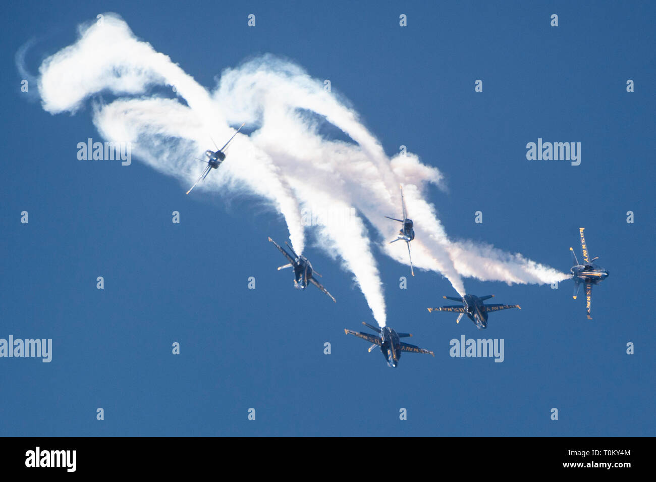Loop maneuver hi-res stock photography and images - Alamy