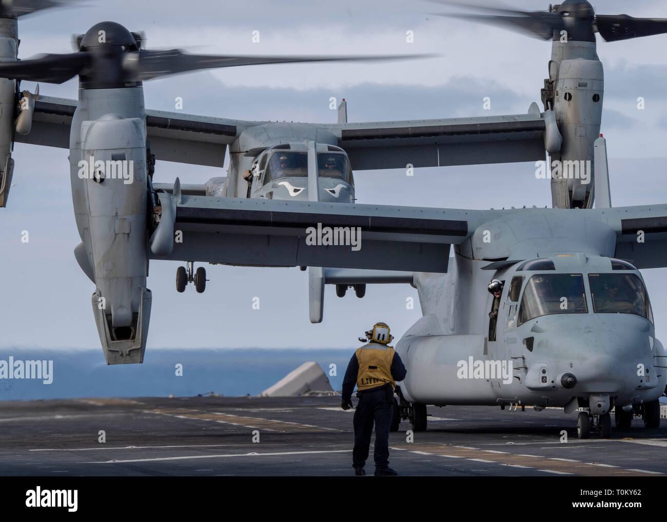 Uss hopkins hi-res stock photography and images - Alamy