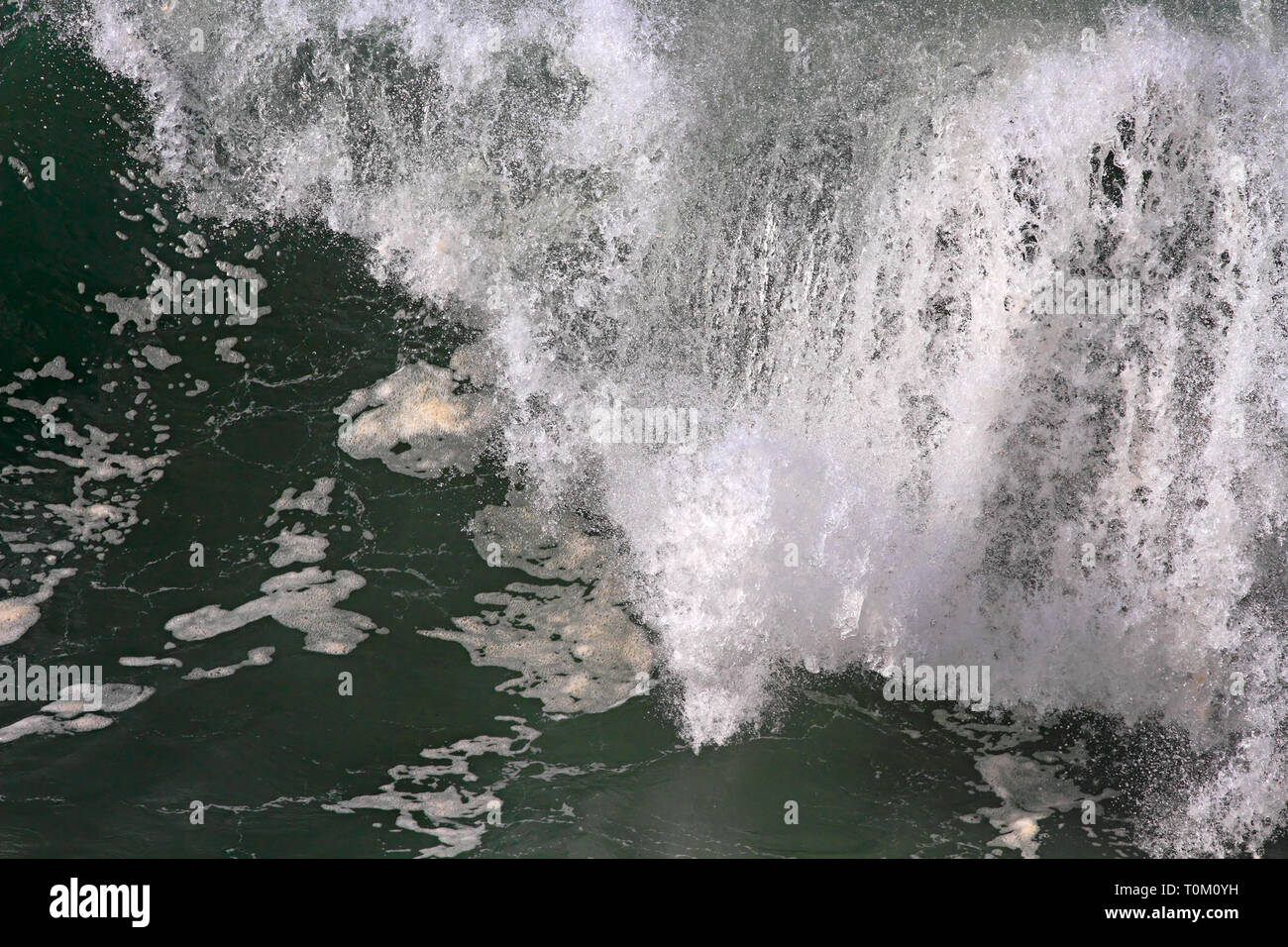 Large waves detail hi-res stock photography and images - Alamy