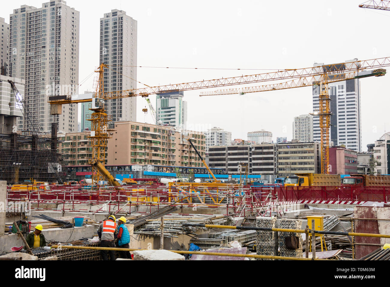 Construction site new building chinese hi-res stock photography and ...