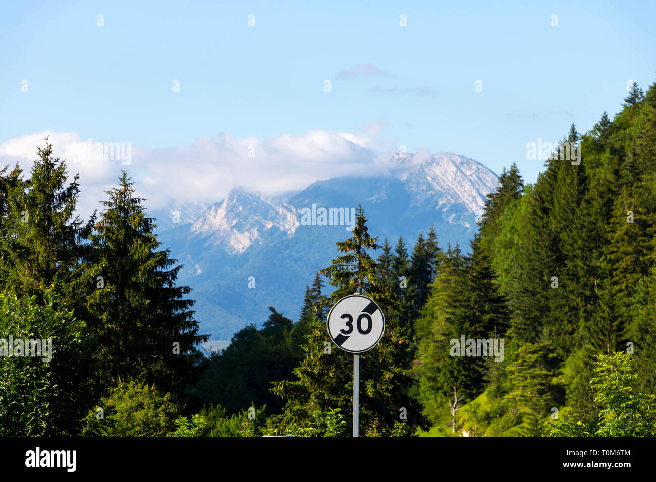 30 km speed limit sign hi-res stock photography and images - Alamy