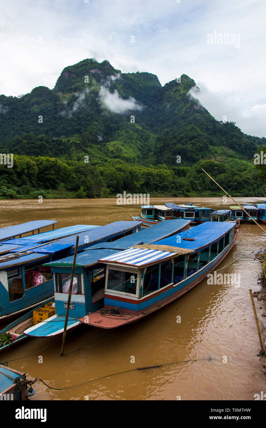 Longboats hi-res stock photography and images - Alamy