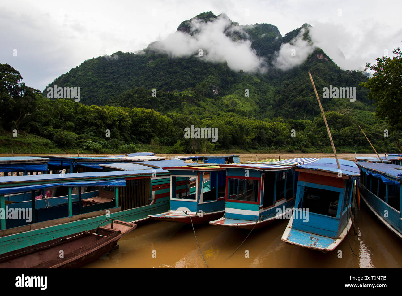 Longboats hi-res stock photography and images - Alamy