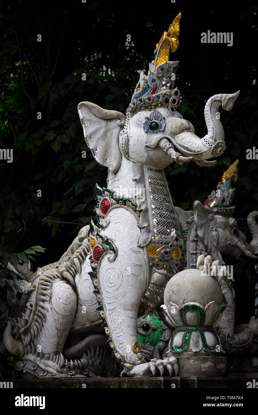 Elephant guard statue in a Thai temple Stock Photo - Alamy