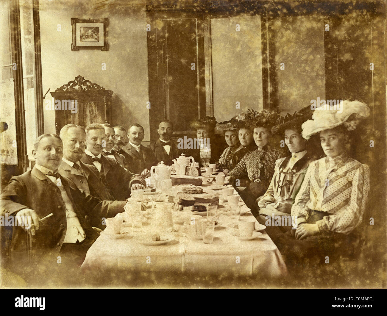 Polite society hi-res stock photography and images - Alamy