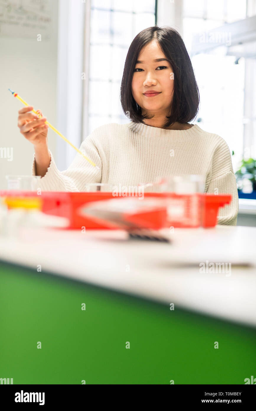 Student students lab coat hi-res stock photography and images - Alamy