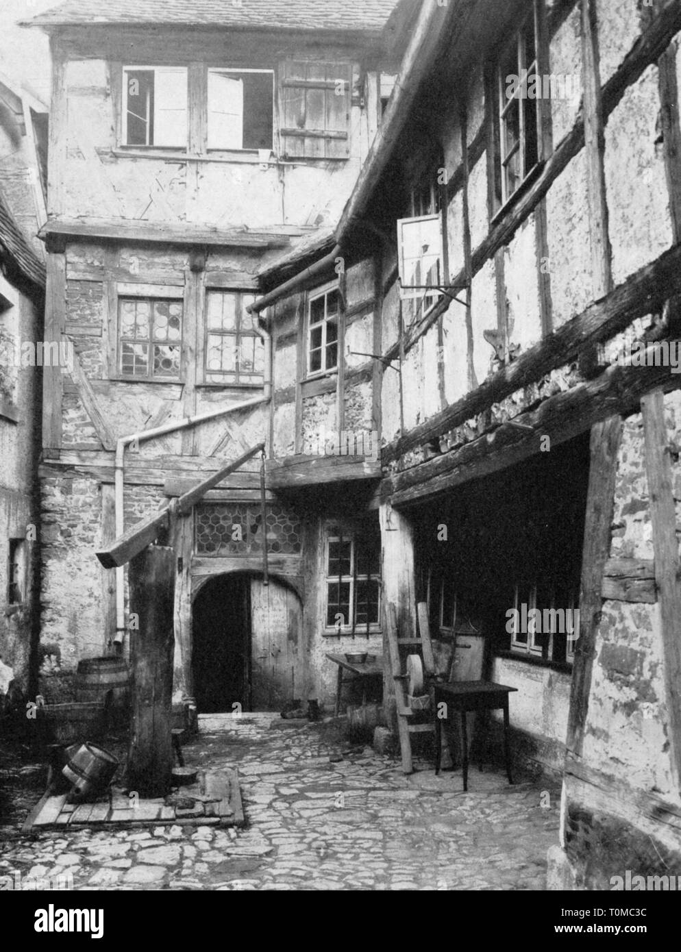 City centre court building Black and White Stock Photos & Images - Alamy