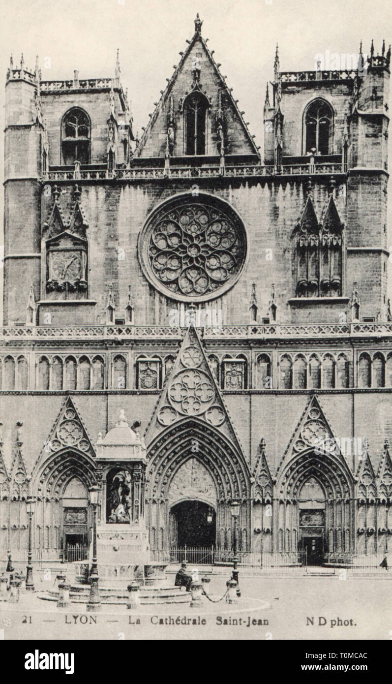 Lyon churches hi-res stock photography and images - Alamy