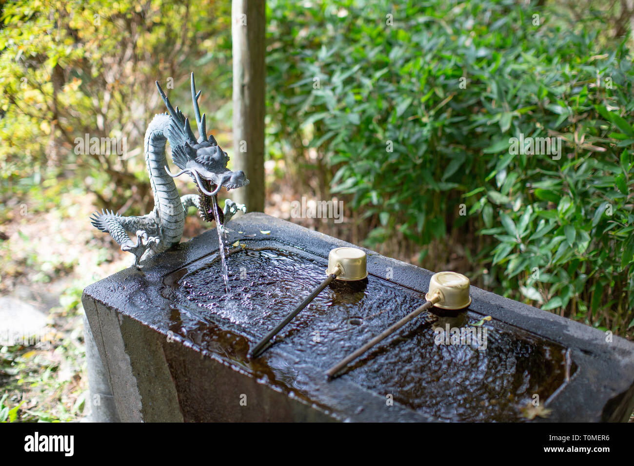 Japanese wash basin hi-res stock photography and images - Alamy