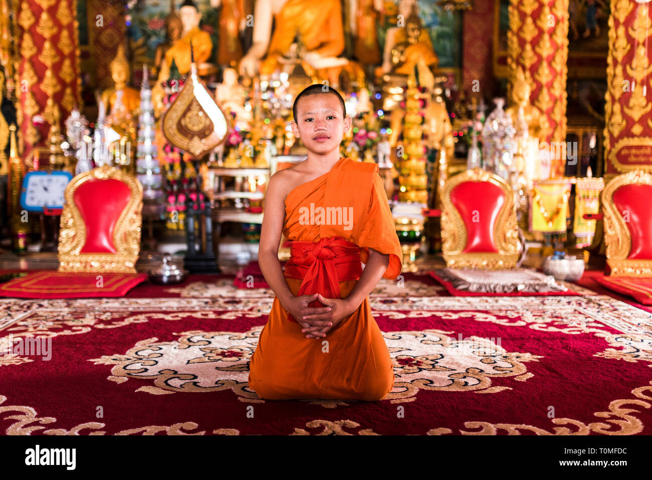 Monk in a temple hi-res stock photography and images - Alamy