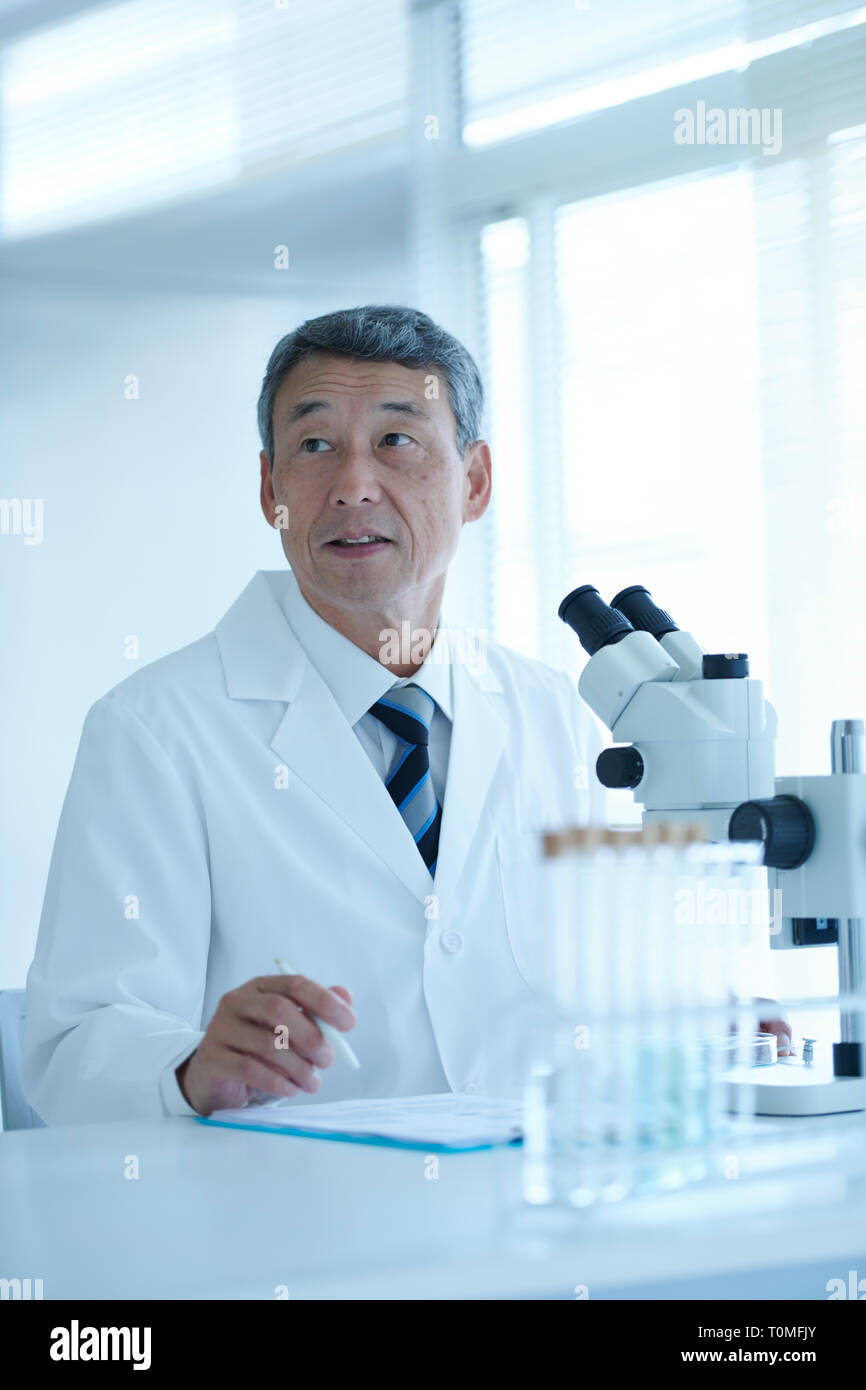 Researcher survey person hi-res stock photography and images - Alamy