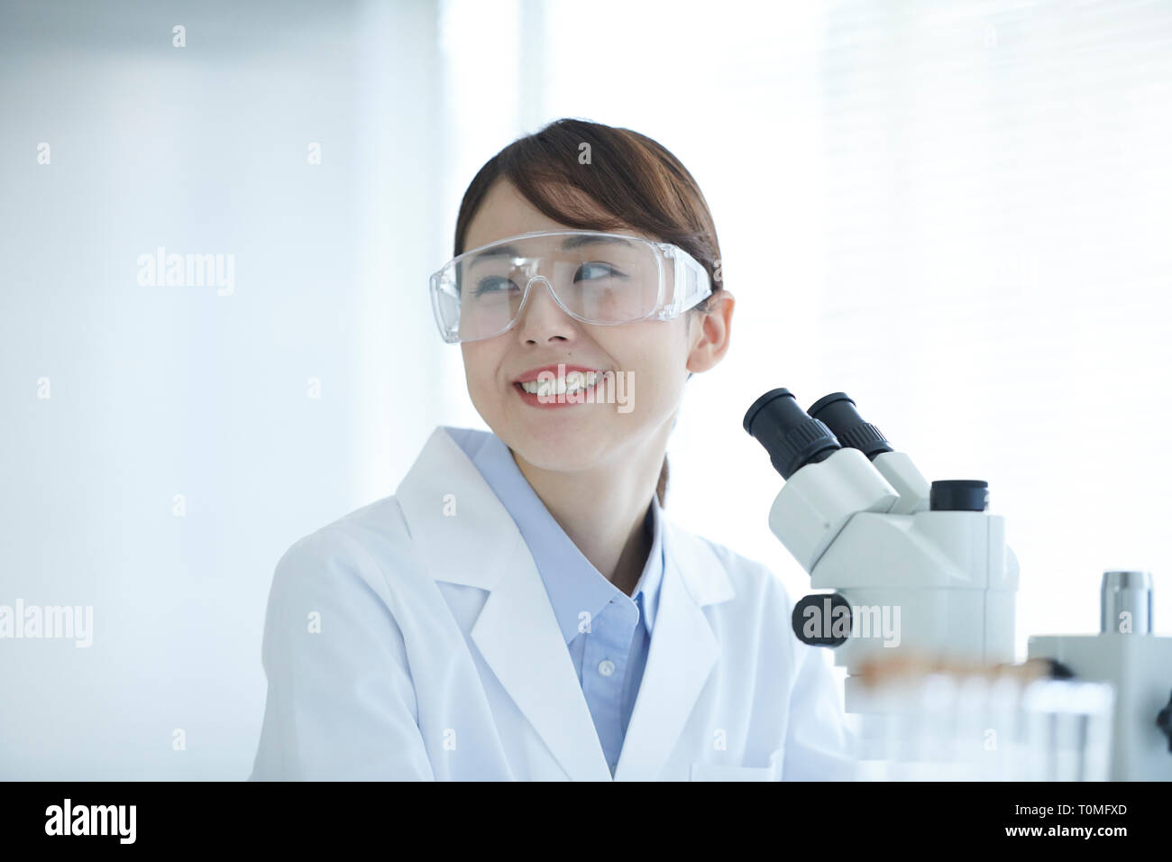 Young scientist lab japan hi-res stock photography and images - Alamy