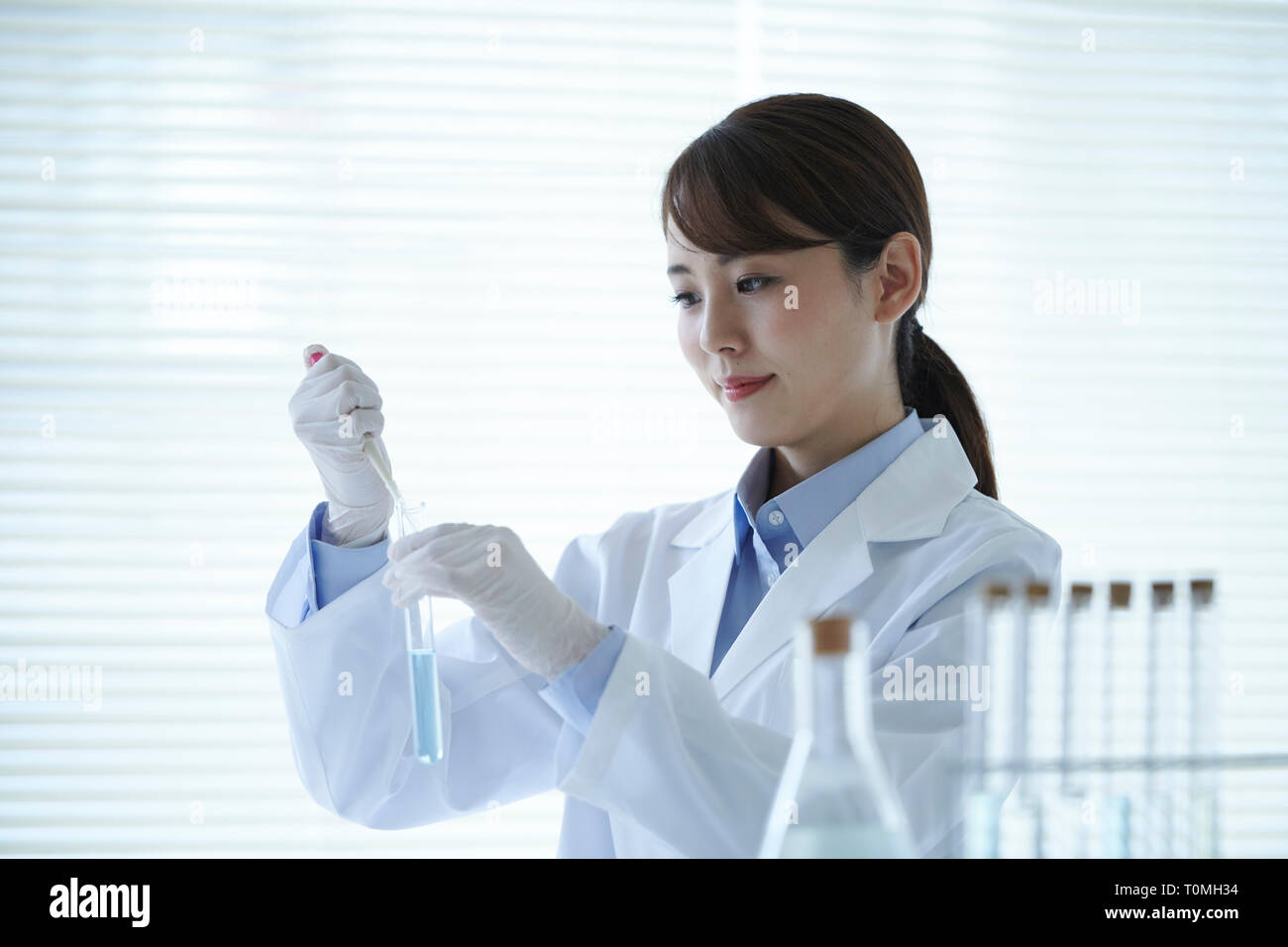 Young scientist lab japan hi-res stock photography and images - Alamy