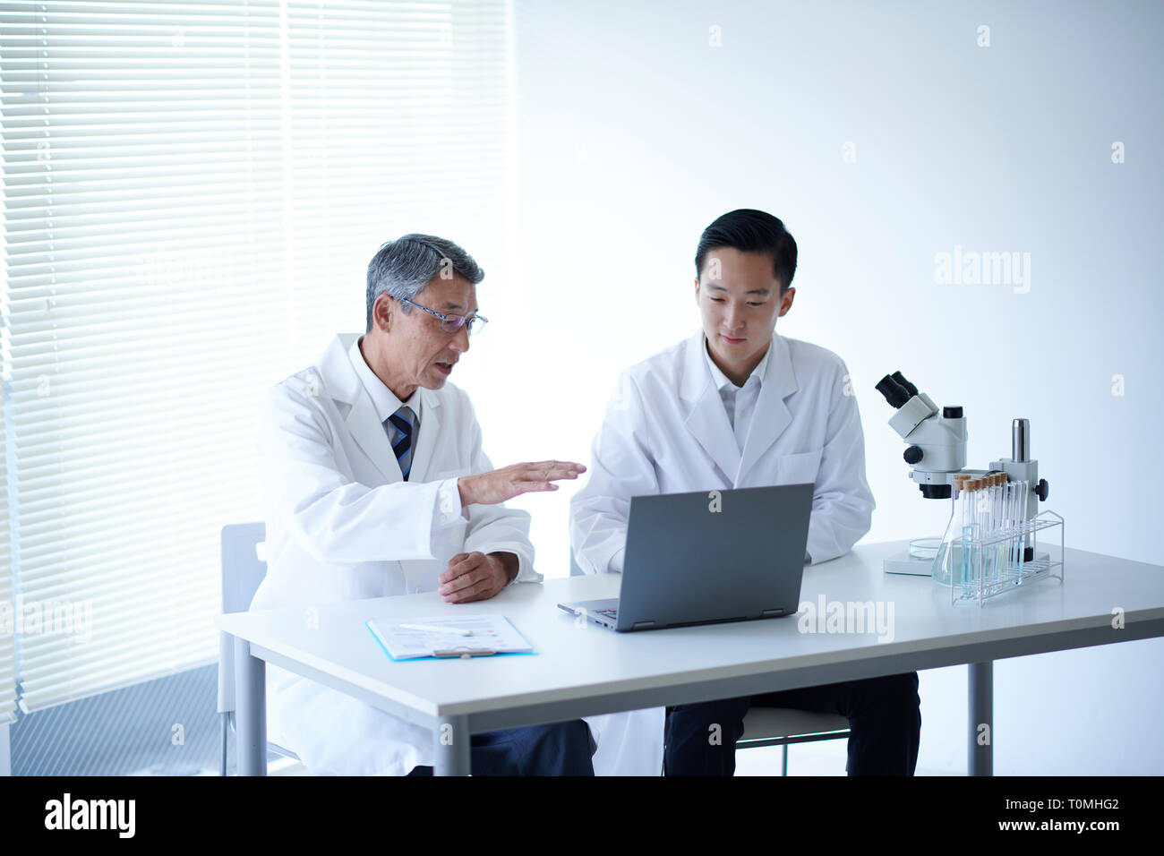 Japanese researchers in the lab Stock Photo - Alamy