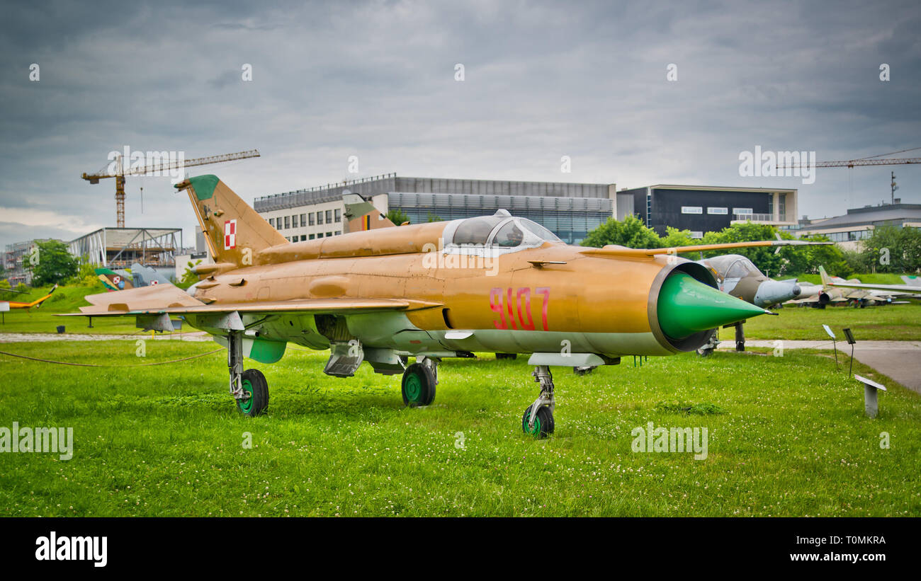 Mig 21mf hi-res stock photography and images - Alamy