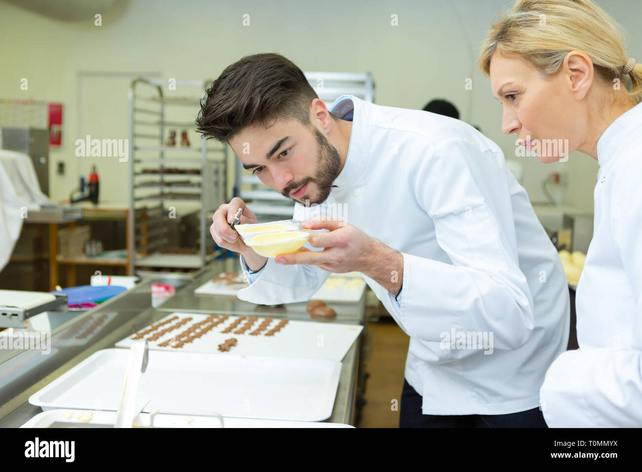 Artisan chocolate production hi-res stock photography and images - Alamy