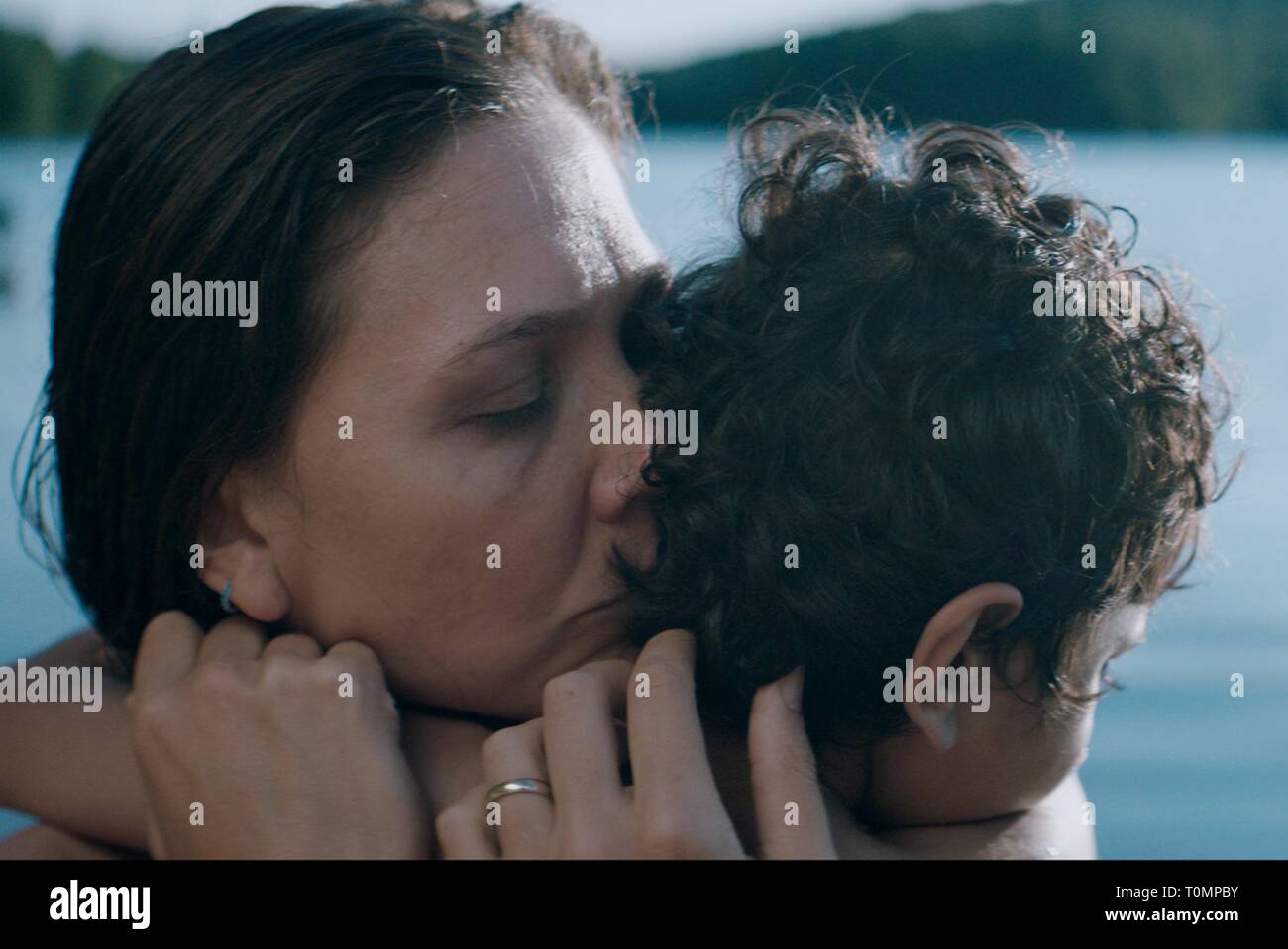 THE KINDERGARTEN TEACHER (2018) MAGGIE GYLLENHAAL PARKER SEVAK SARA ...