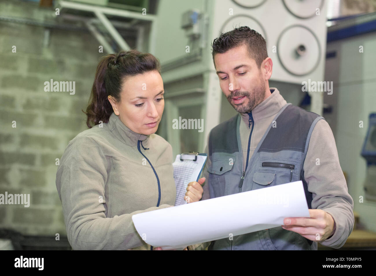 Scientists and engineers hi-res stock photography and images - Alamy