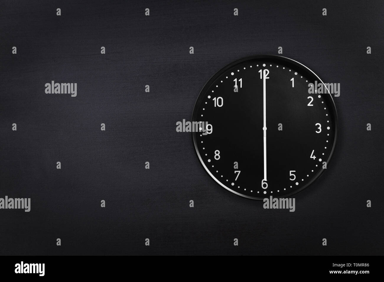 6pm clock hi-res stock photography and images - Alamy