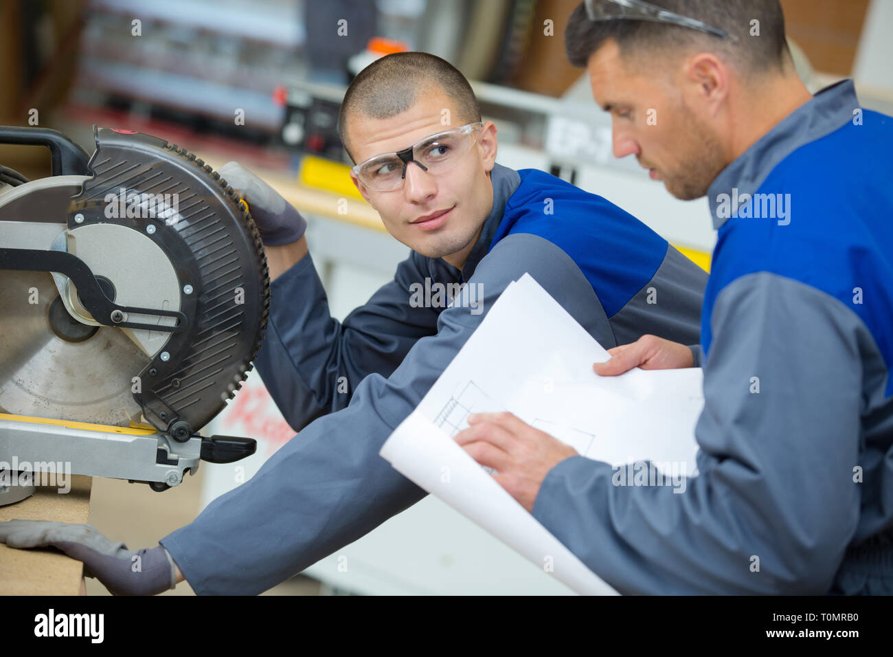 Using saw to cut plywood hi-res stock photography and images - Alamy