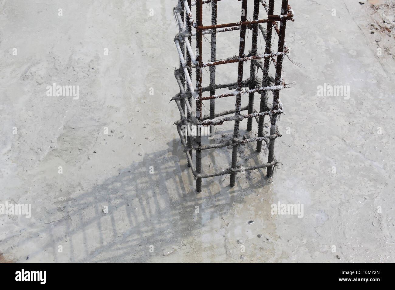 column rod from base Stock Photo - Alamy
