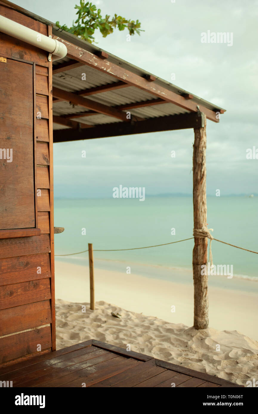 Lean to beach hut on Putney Beach, Great Keppel Island, Queensland ...