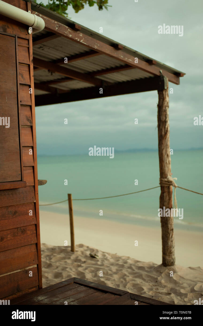 Lean to beach hut on Putney Beach, Great Keppel Island, Queensland ...