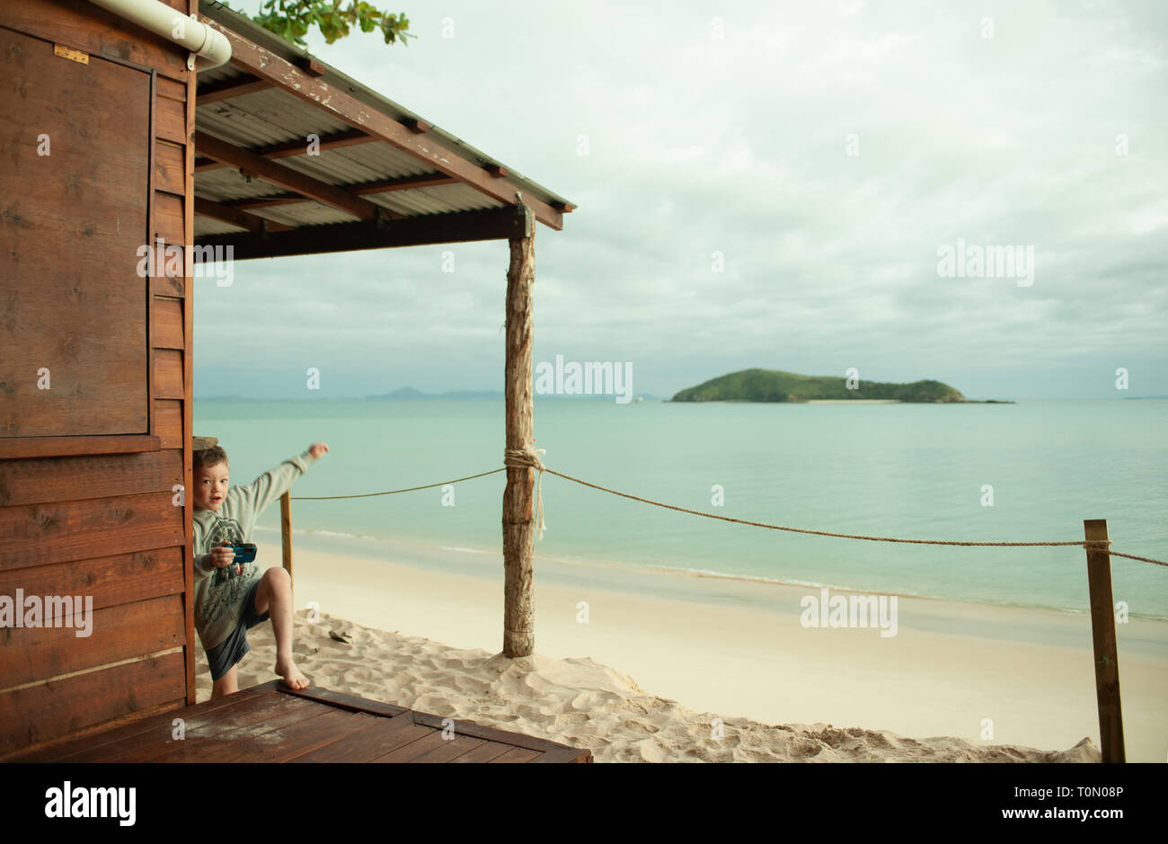 Lean to beach hut on Putney Beach, Great Keppel Island, Queensland ...