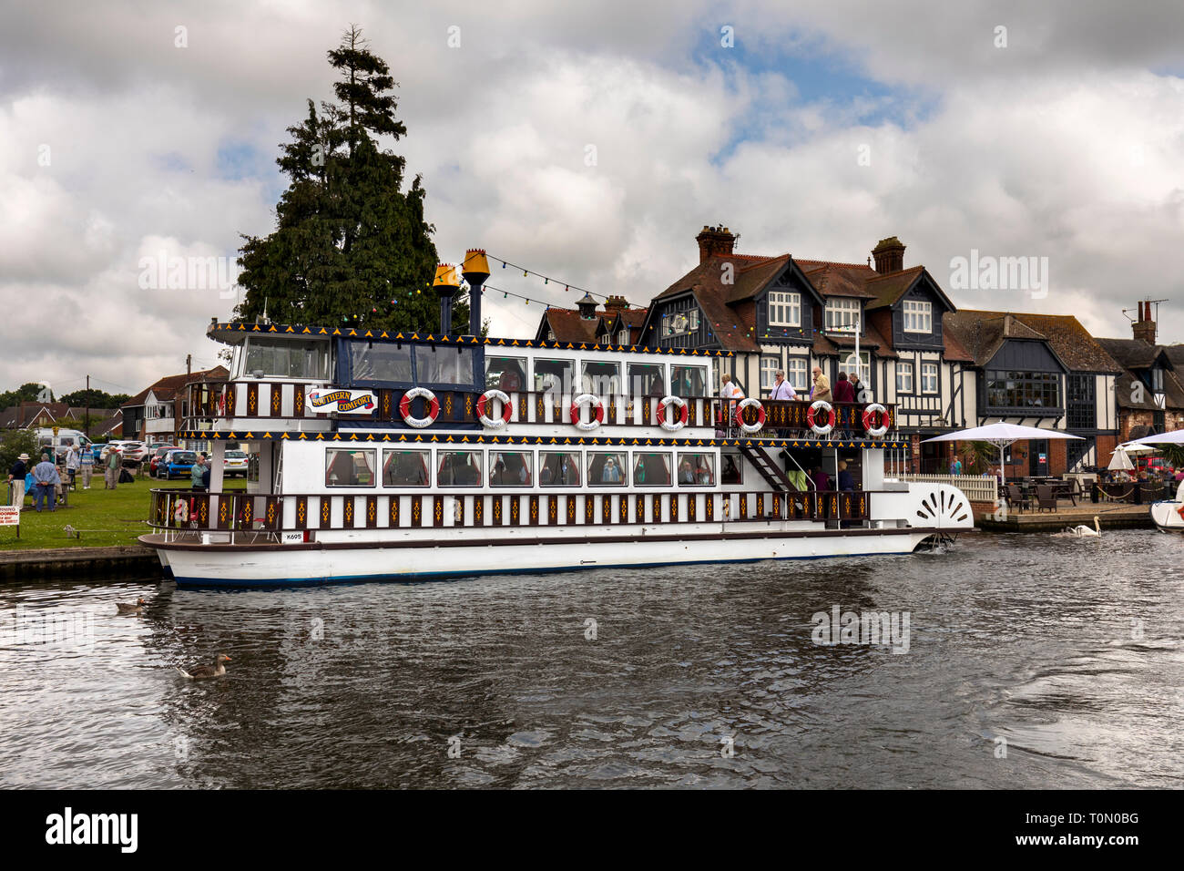 Horning hi-res stock photography and images - Alamy