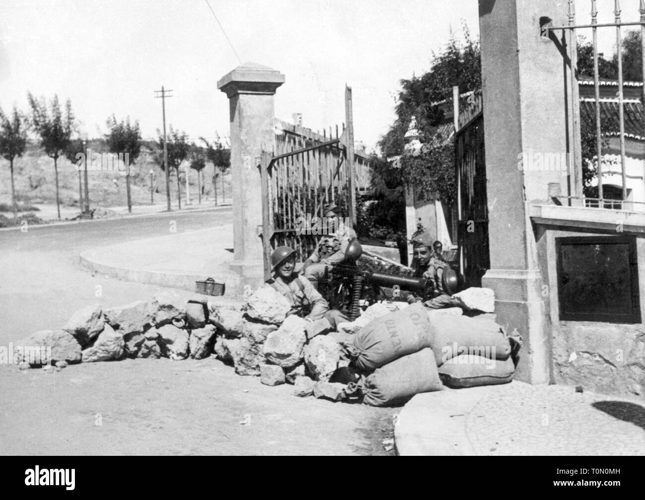 sailors' mutiny in Lisboa, 8.9.1936, sentry of the army after its ...