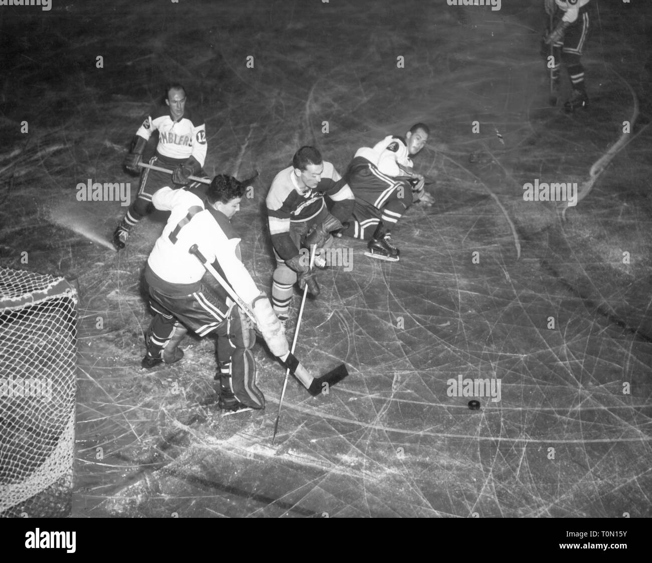 Rink 1950s hi-res stock photography and images - Alamy