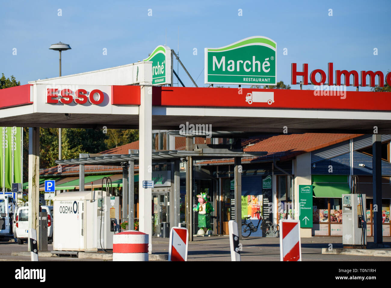 Esso europe hi-res stock photography and images - Alamy